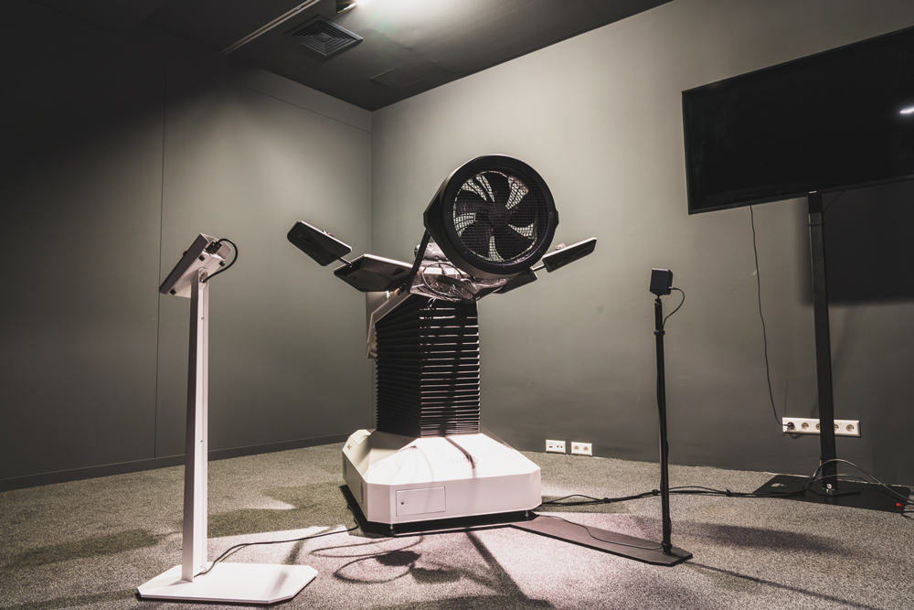 Birdly Simulator Features a "Man-Sized" VR Controller in Ulm, Germany