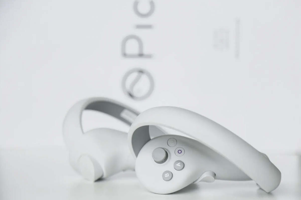 Apparent Leaked Images Show Pico 4 Controller Design