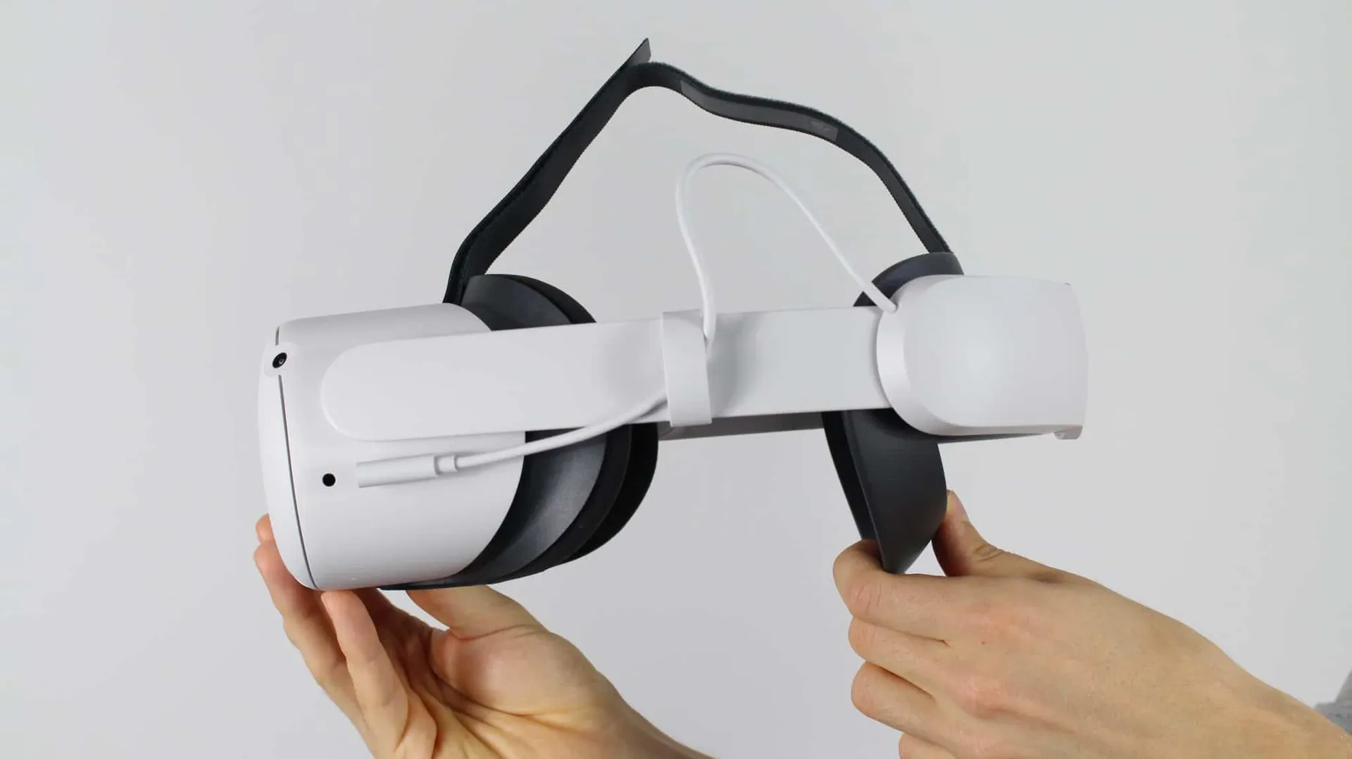 Oculus Quest 2 Elite Battery Strap Review - More Charge And Better ...