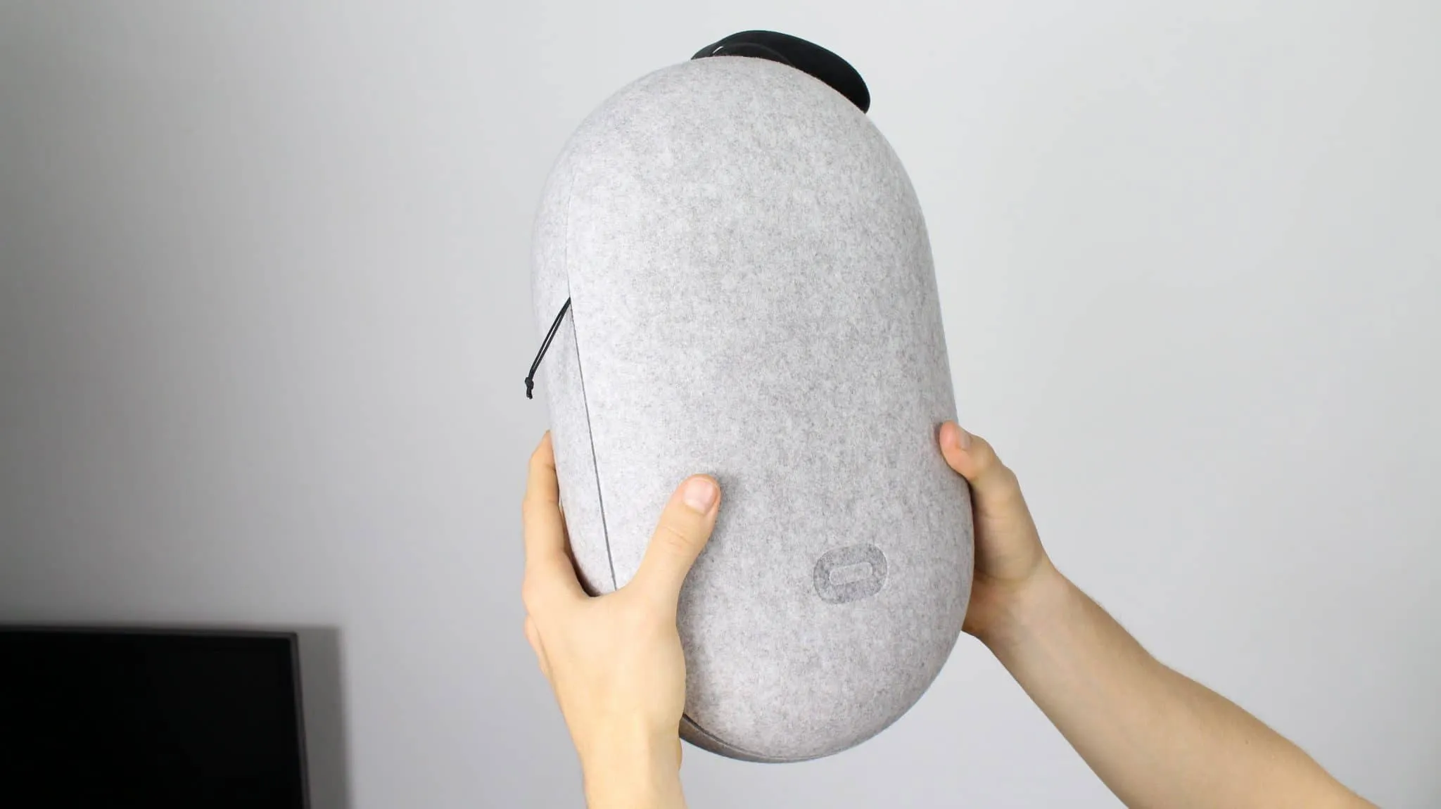 Oculus Quest 2 Carrying Case Review: Solid, Stylish Build For Storing A ...