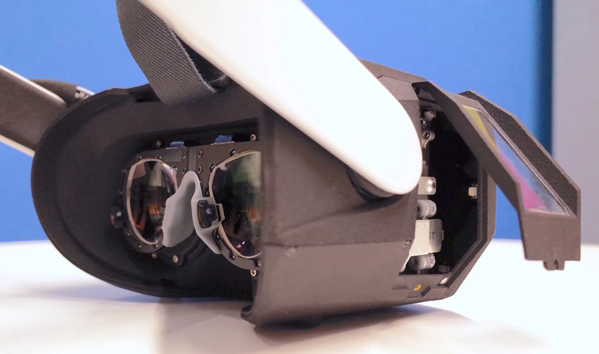 Meta To Showcase 'Retinal-Resolution' Varifocal Prototype