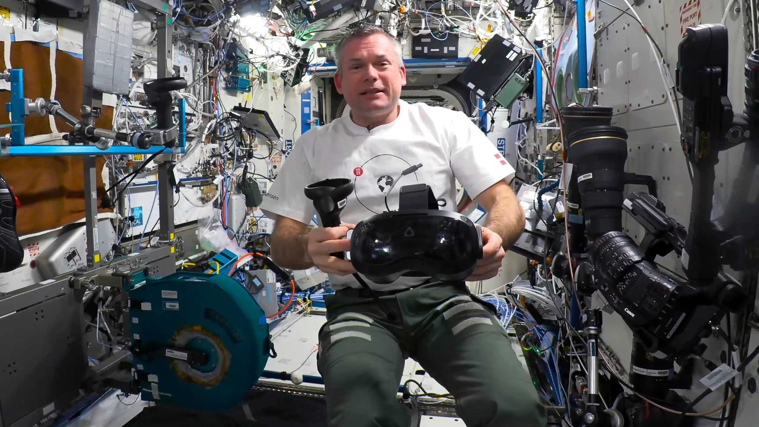 VR Headset On ISS Now Being Used For Astronaut Exercise